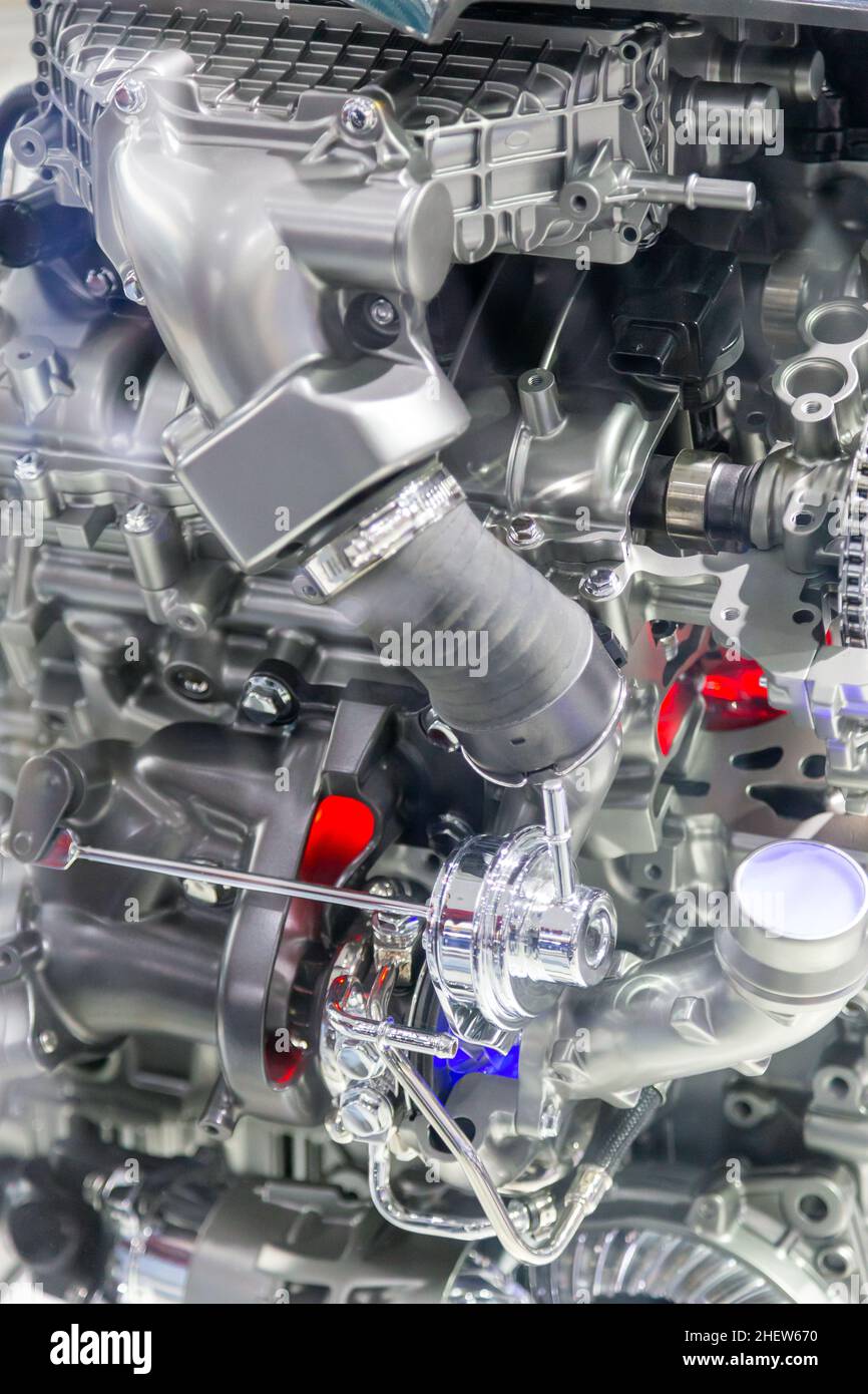 Automobile engine manufacturing hi-res stock photography and images - Alamy