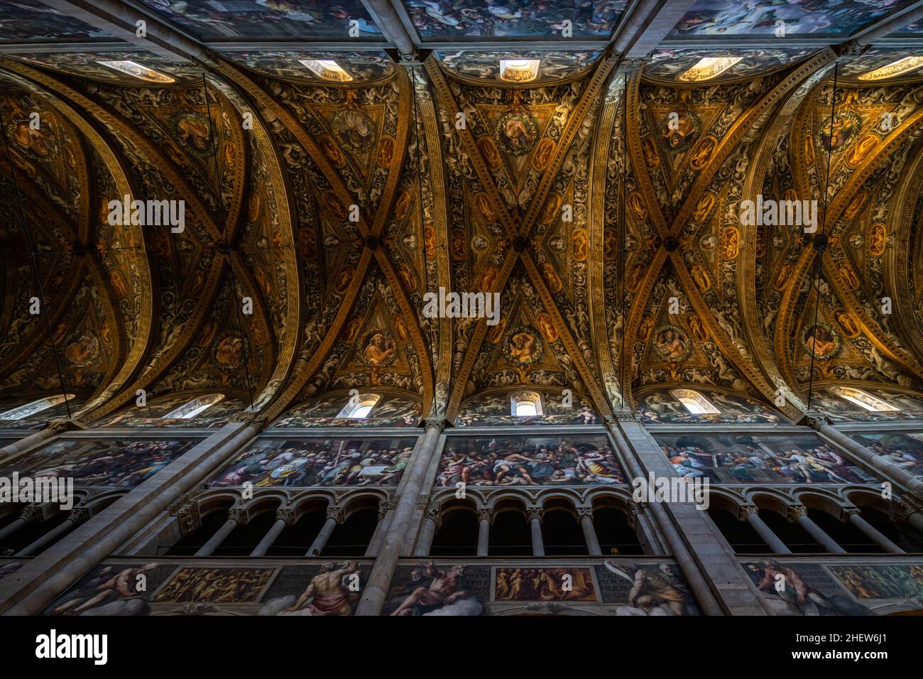 Interior cathedral parma emilia hi-res stock photography and images - Alamy