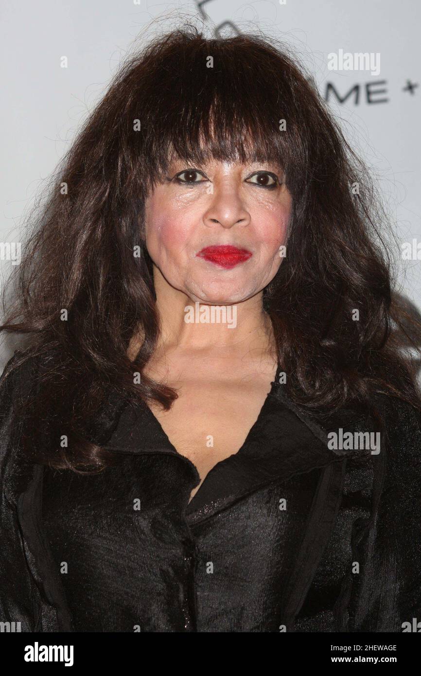 Ronnie Spector attends The 25th Annual Rock and Roll Hall of Fame ...