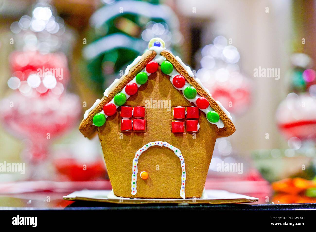 Gingerbread facade hi-res stock photography and images - Alamy
