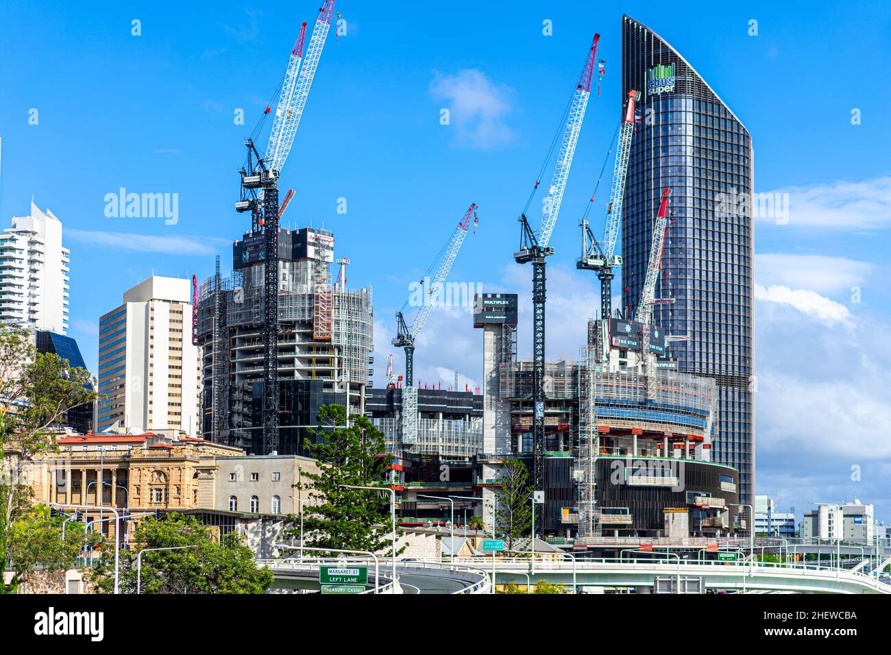 Modern skyscraper under construction in Brisbane CBD. Brisbane ...