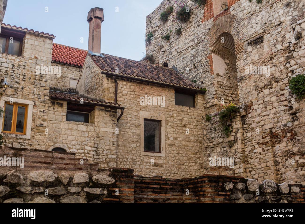 Stone buildings in the old town of Split, Croatia Stock Photo - Alamy