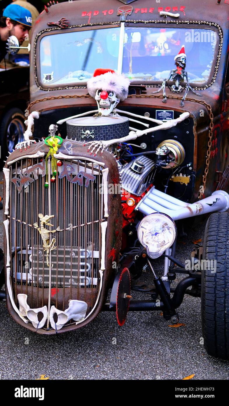 Spooky Roadster with Skull Stock Photo - Alamy