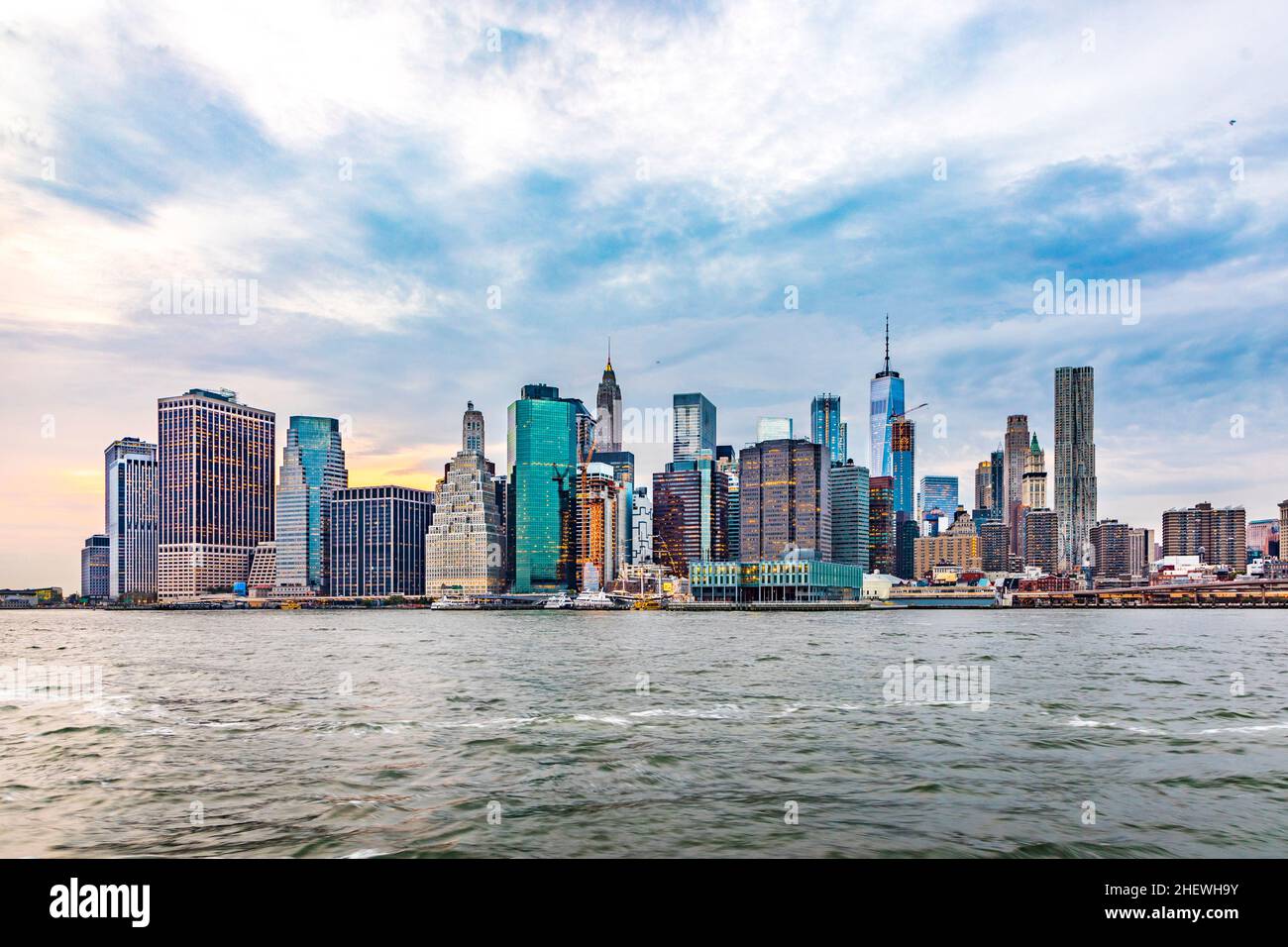 New york from river hi-res stock photography and images - Alamy