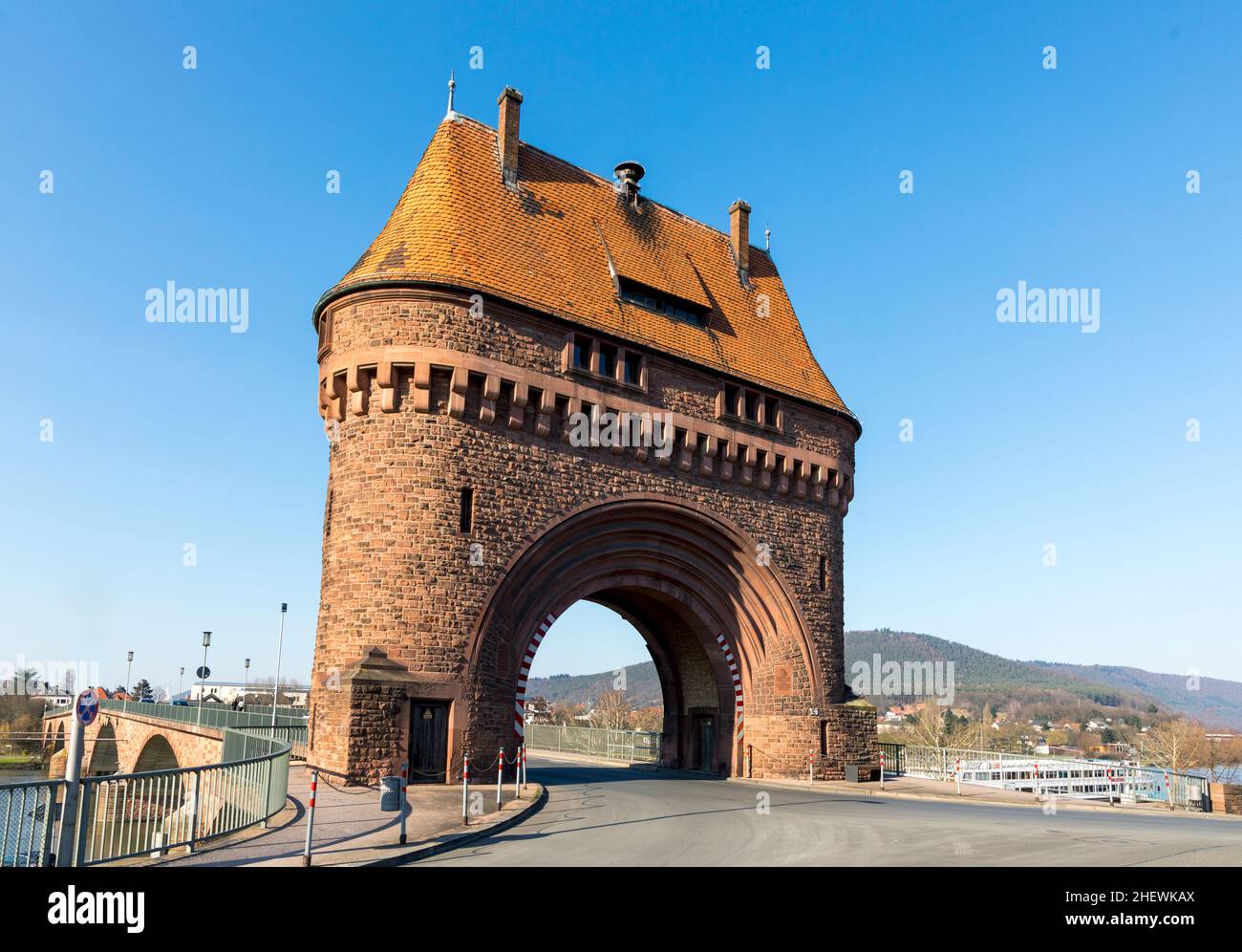 Old bridge and gate hi-res stock photography and images - Alamy