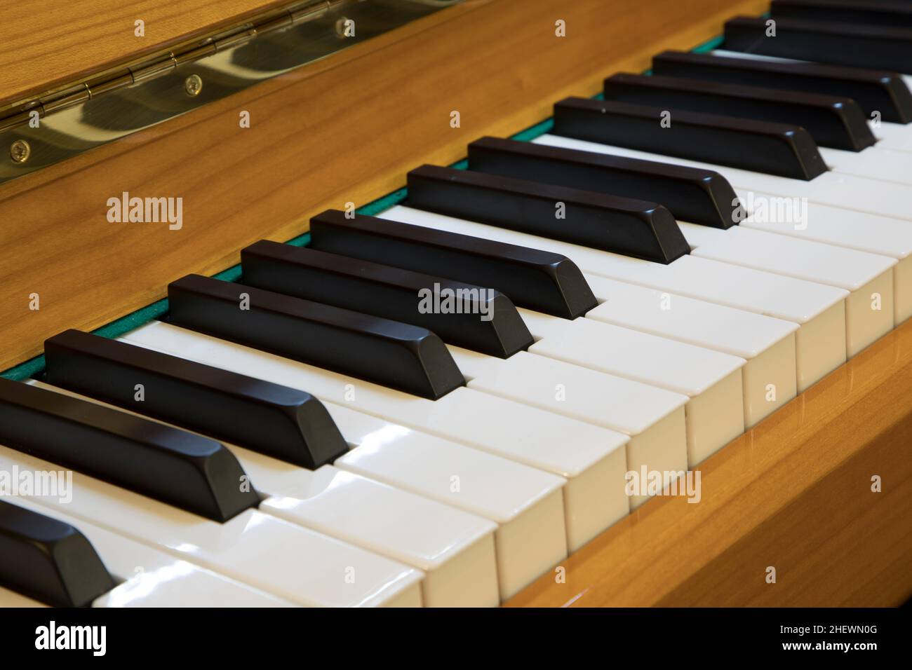 detail of wooden piano with piano keys Stock Photo - Alamy
