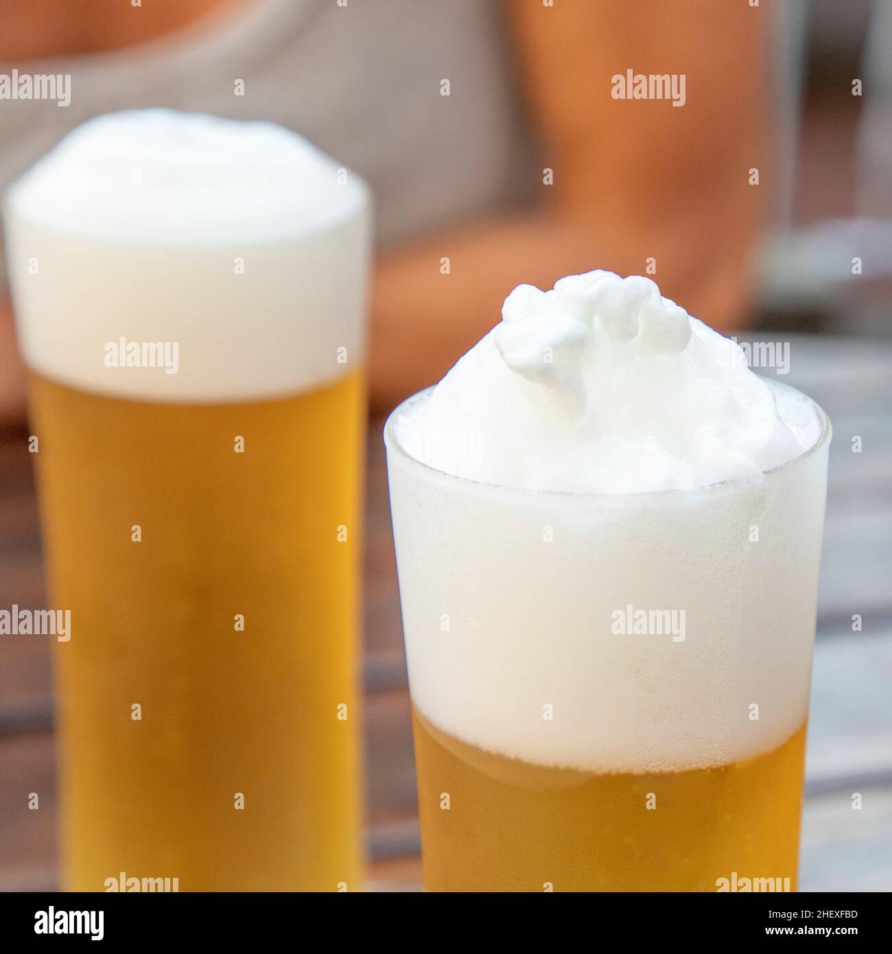 detail of fresh draught beer in glass Stock Photo - Alamy