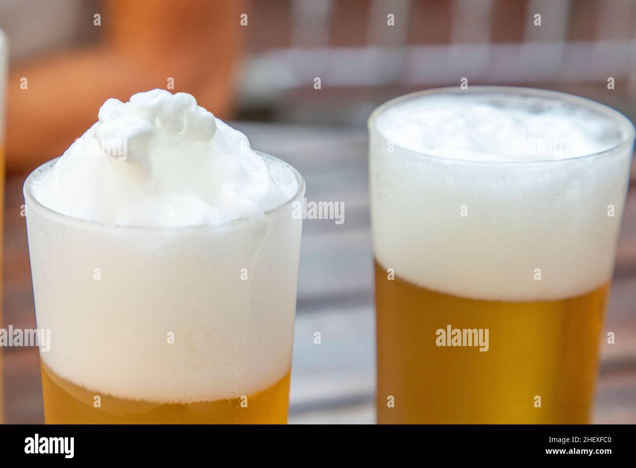 detail of fresh draught beer in glass Stock Photo - Alamy