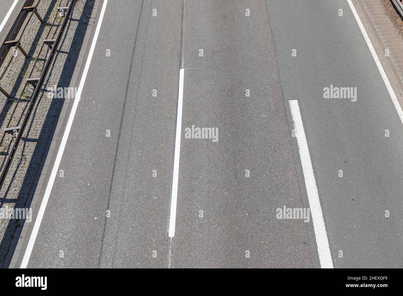 Road speed markings hi-res stock photography and images - Alamy