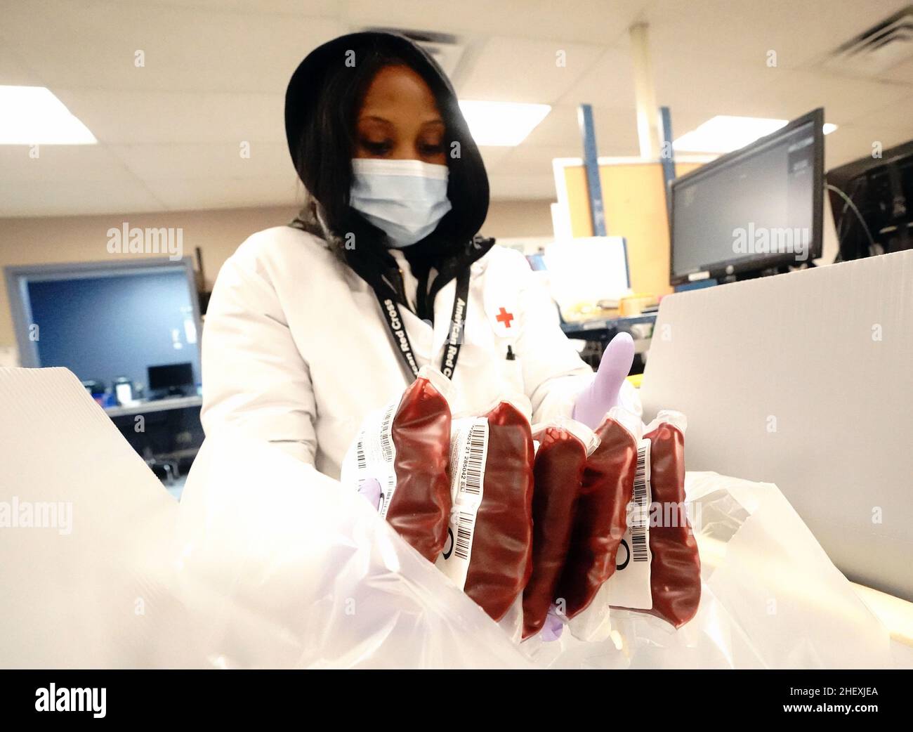 Blood shipment hi-res stock photography and images - Alamy