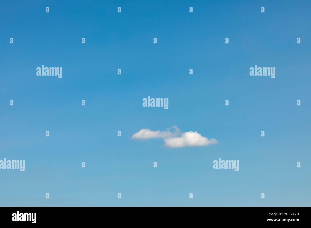 Blue cloud symbol hi-res stock photography and images - Alamy