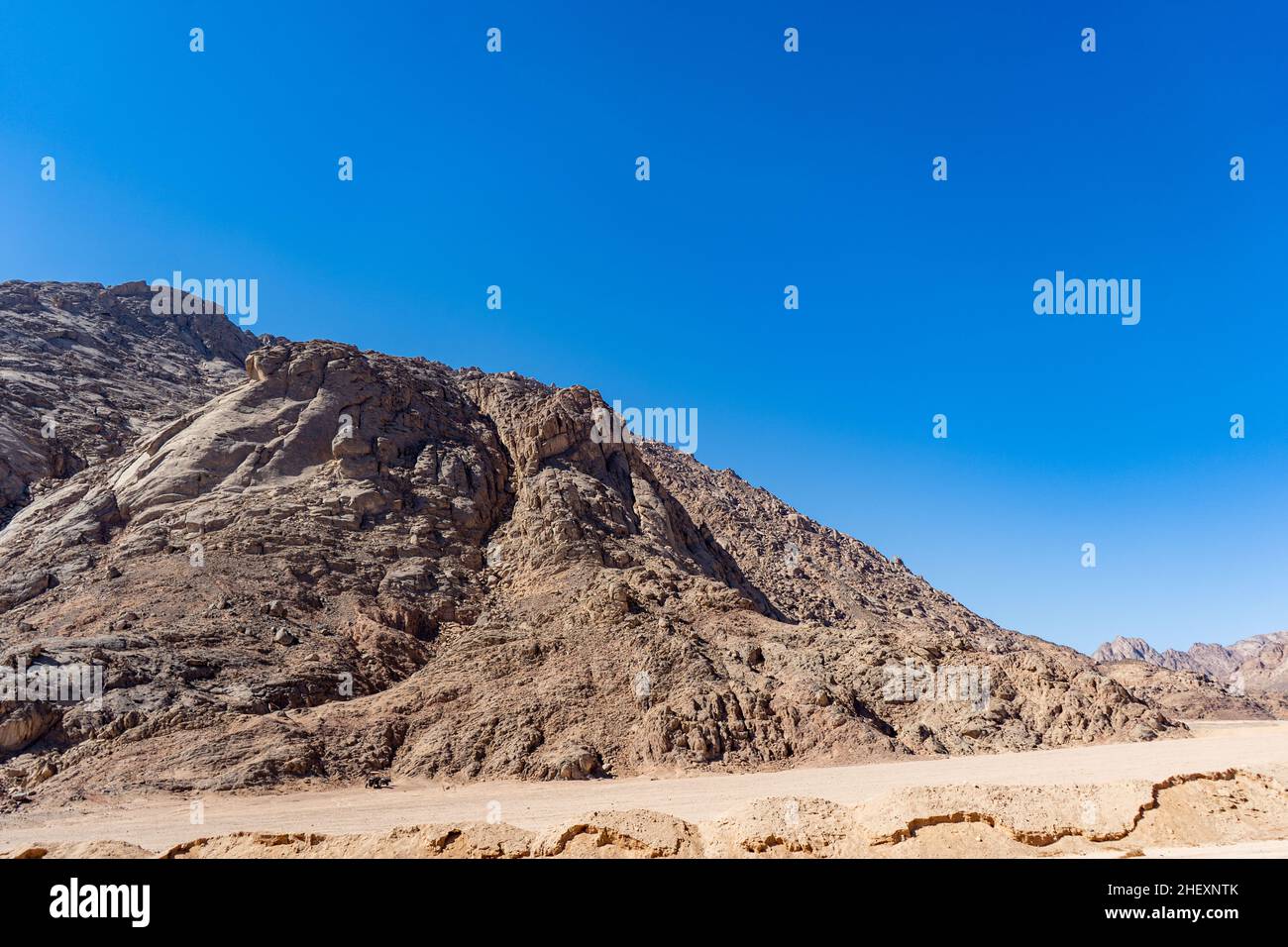 mountains in egypt. the mountain range of Egypt. travel in egypt ...