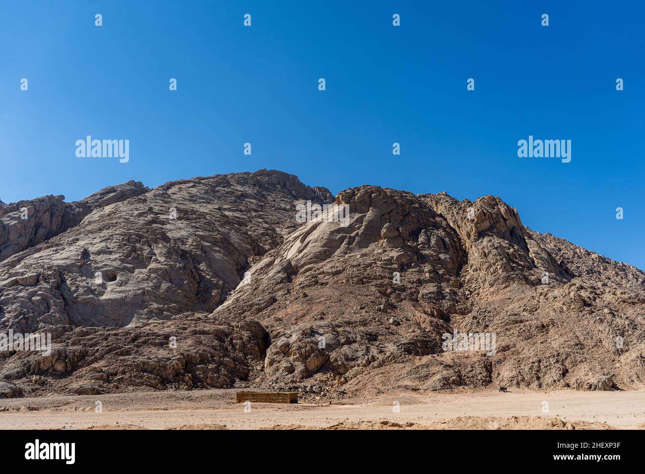 mountains in egypt. the mountain range of Egypt. travel in egypt ...