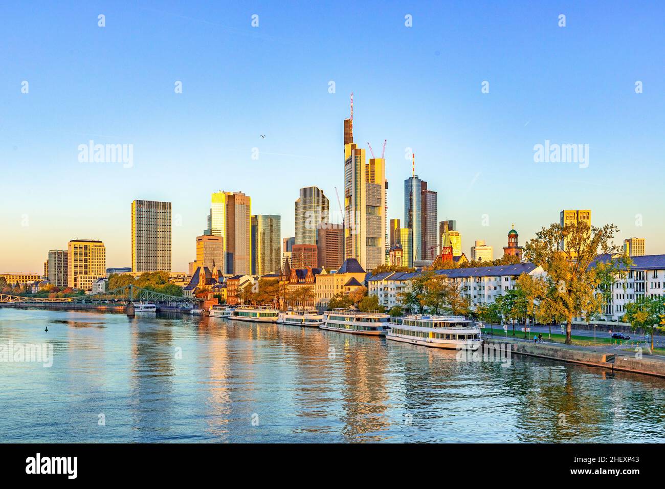 Frankfurt at river main hi-res stock photography and images - Alamy