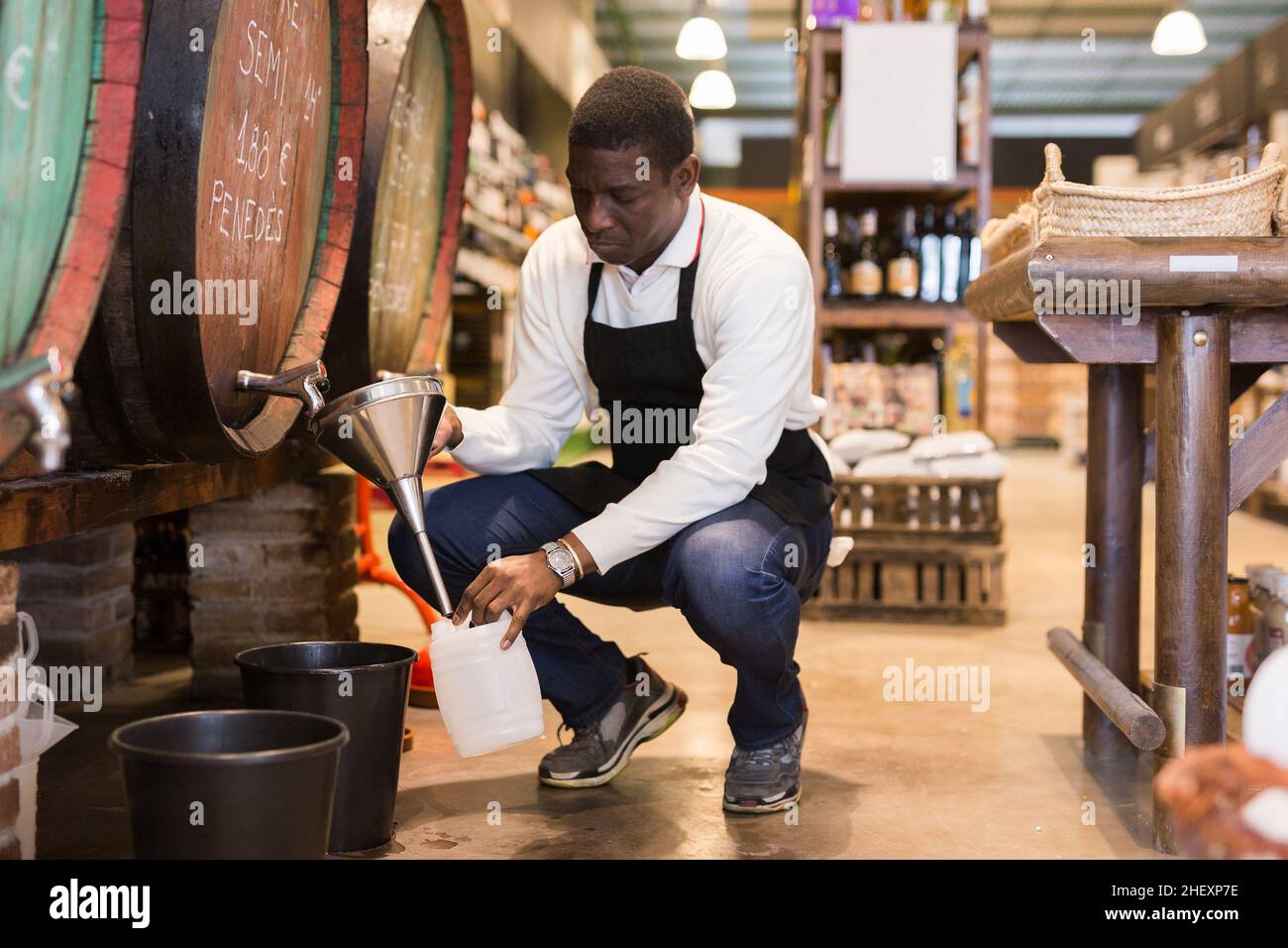 Draft wine hi-res stock photography and images - Alamy
