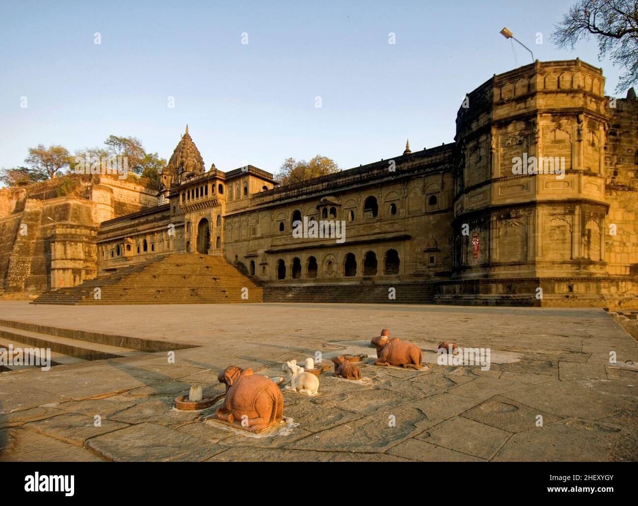 Religious place Maheshwar Ghat in early morning Stock Photo - Alamy