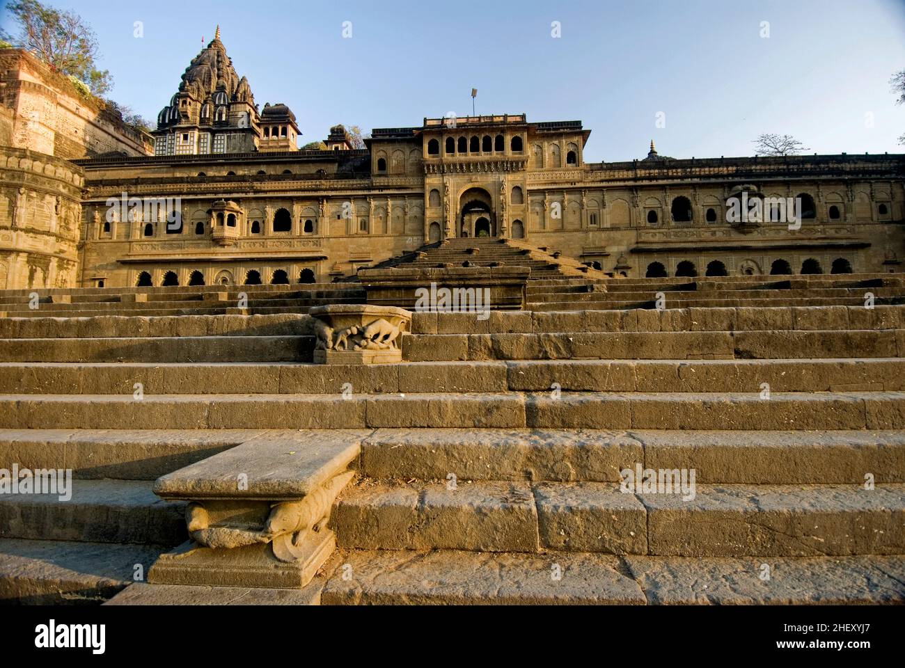 Religious place Maheshwar Ghat in early morning Stock Photo - Alamy