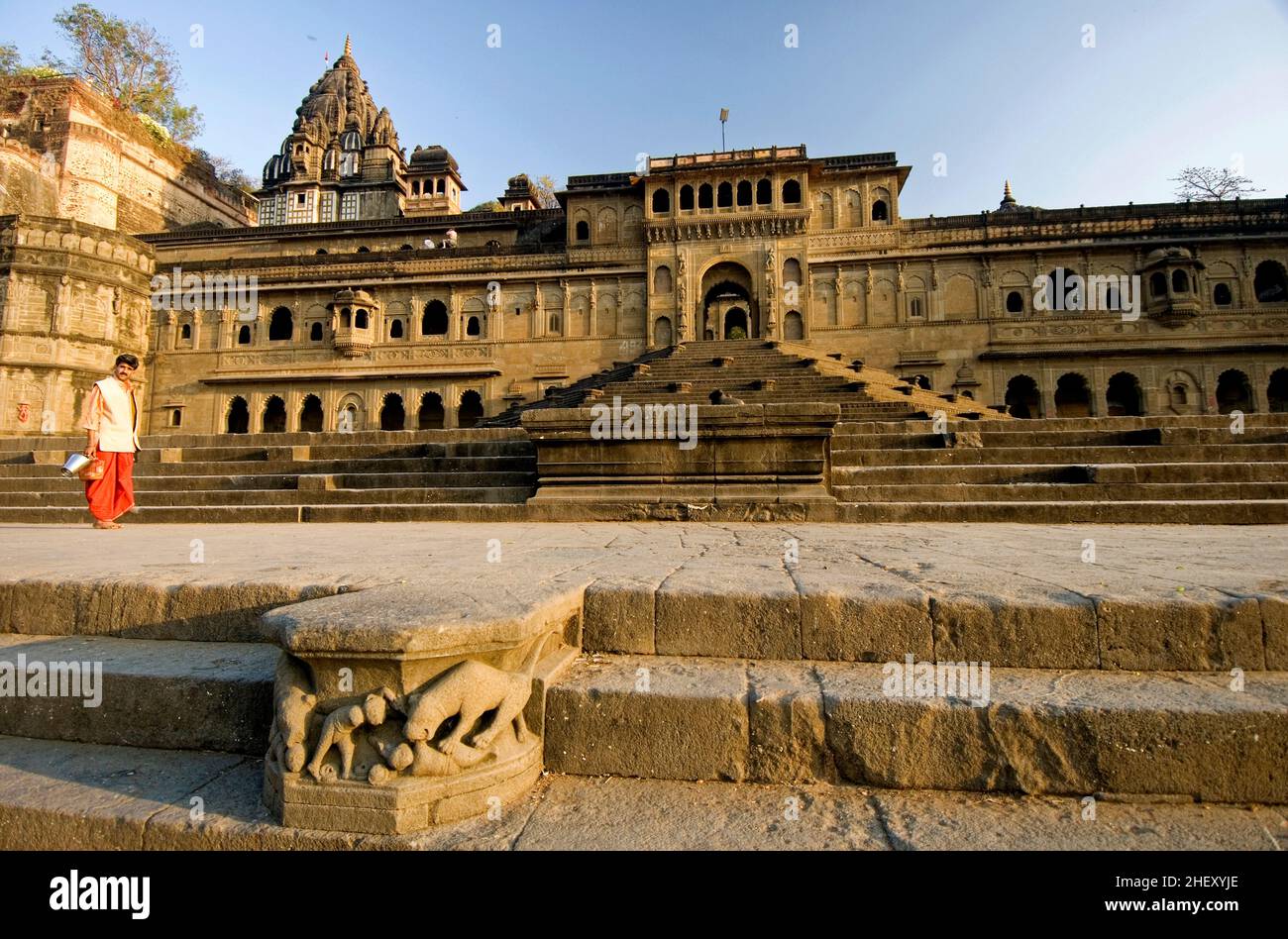 Maheshwar ghat hi-res stock photography and images - Alamy