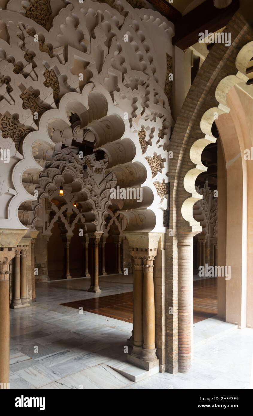 Arched gallery in Aljaferia Palace, Zaragoza, Spain Stock Photo - Alamy