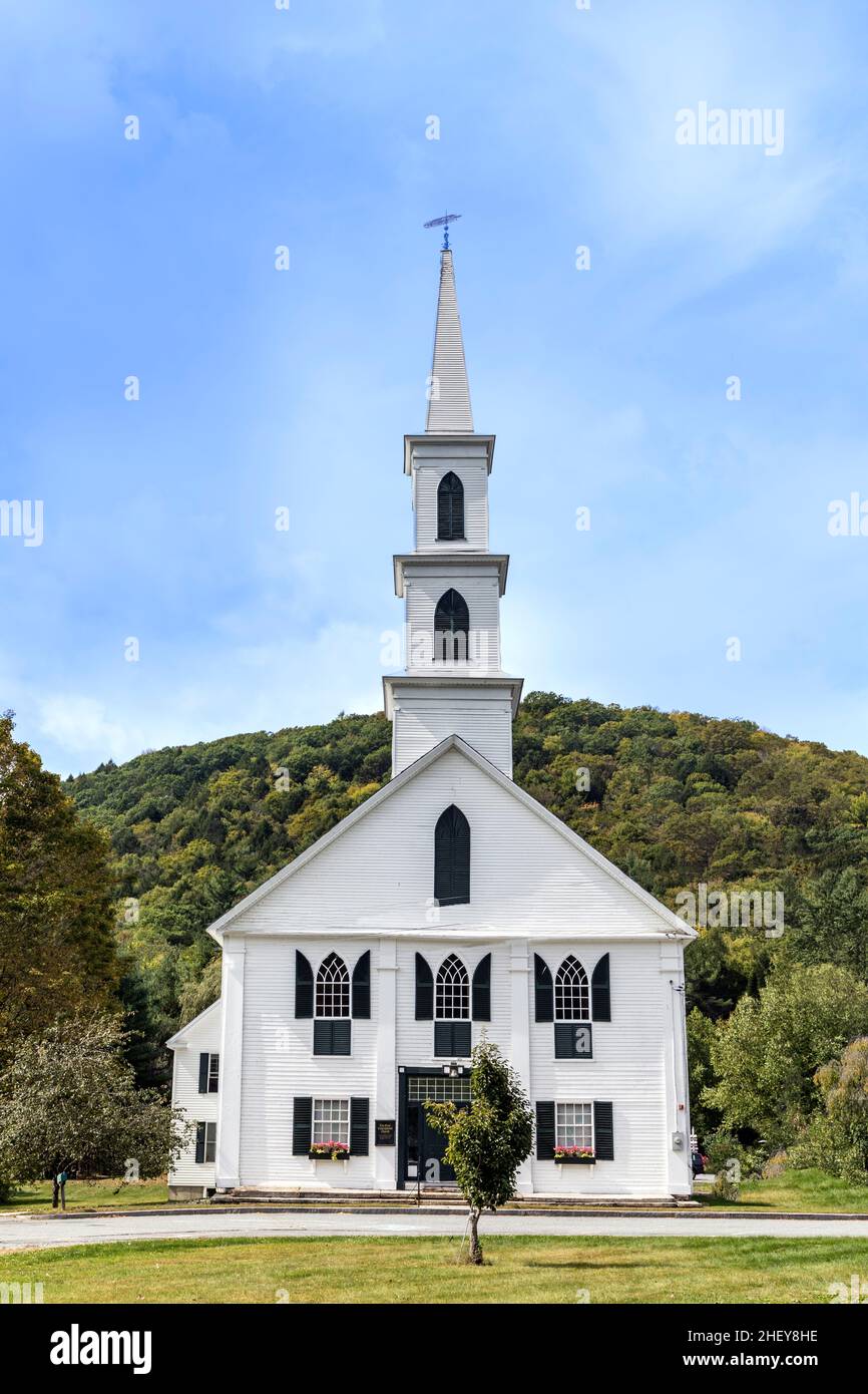 newfane old historic wooden church Stock Photo - Alamy
