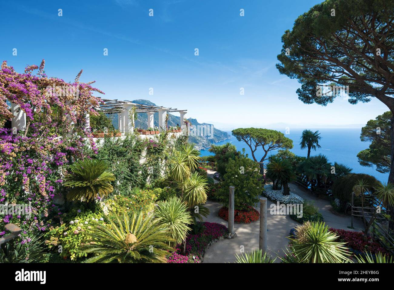 Italian seaside villa hi-res stock photography and images - Alamy
