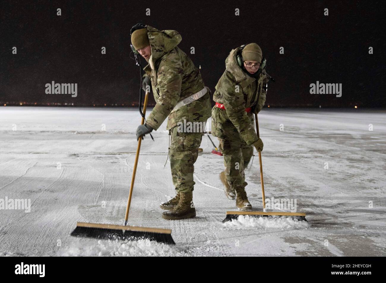 Ellsworth Air Force Base, South Dakota, USA. 28th Dec, 2021. Airmen ...