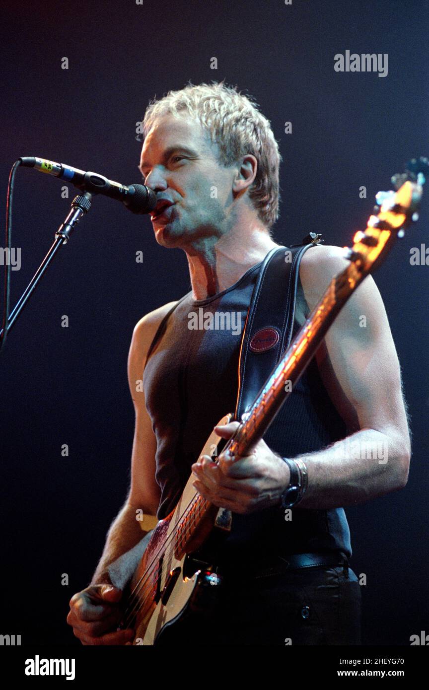 Sting 2000 hi-res stock photography and images - Alamy