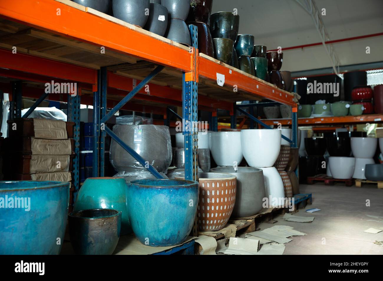 Rows clay pots plants hi-res stock photography and images - Alamy