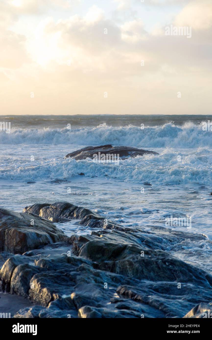 Dramatic sky crashing waves hi-res stock photography and images - Alamy