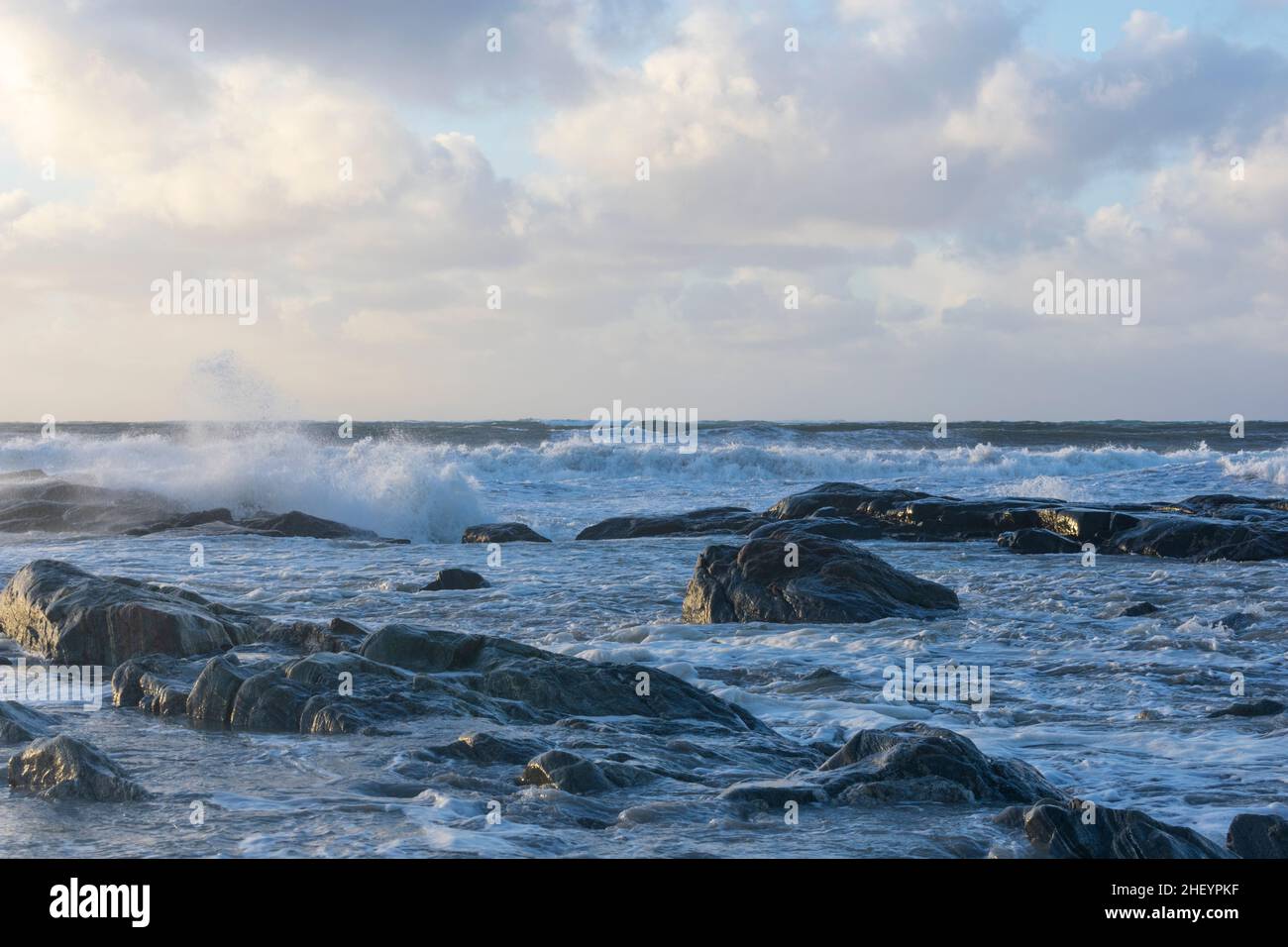 Dramatic sky crashing waves hi-res stock photography and images - Alamy