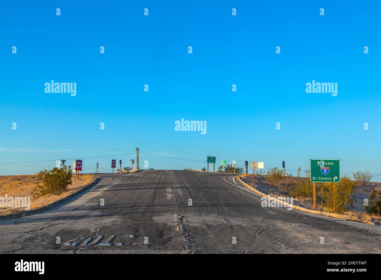 Empty interstate hi-res stock photography and images - Alamy
