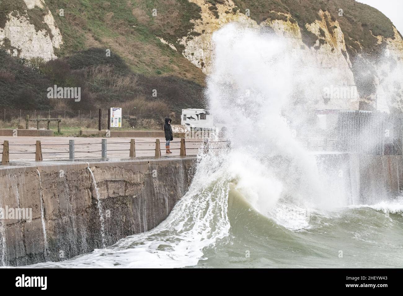 Waves slam against the harbour wall at newhaven hi-res stock ...