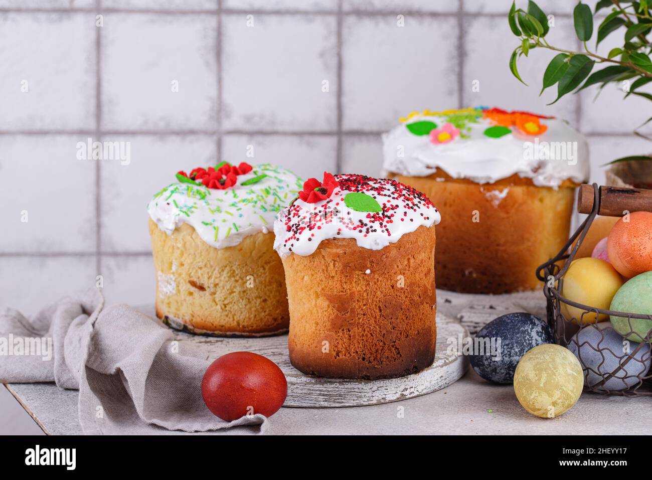 Traditional Ukrainian and Russian Easter cake kulich Stock Photo - Alamy