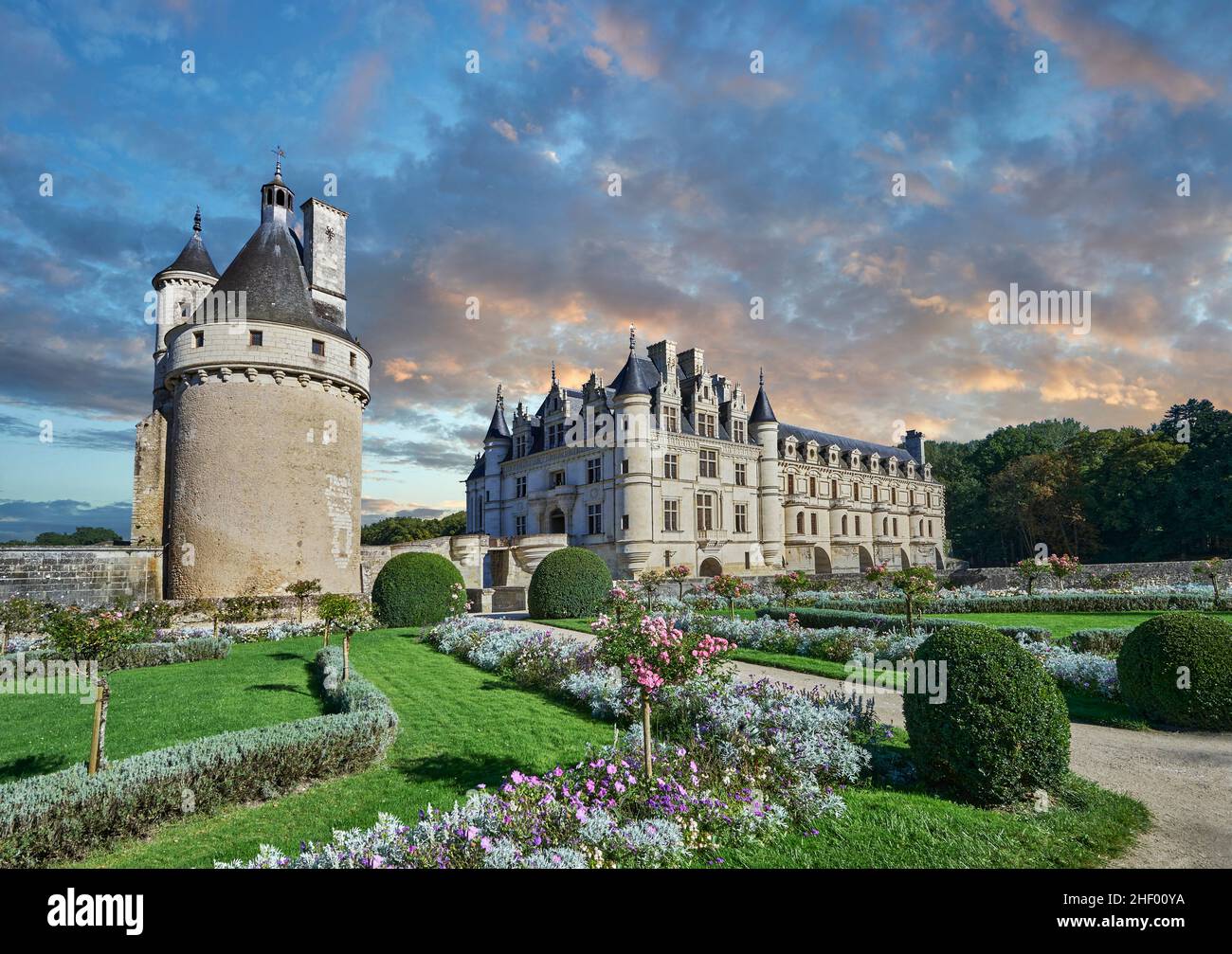The Renaissance Chateau de Chenonceau spanning the river Cher, Indre-et ...
