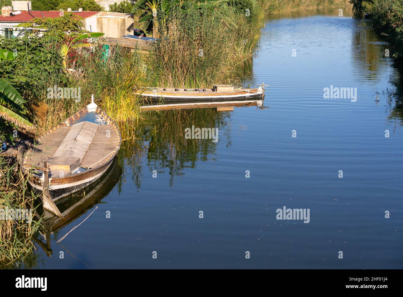 EL PALMAR, SPAIN - JUNE 24, 2021: Traditional fishing ships port of el ...