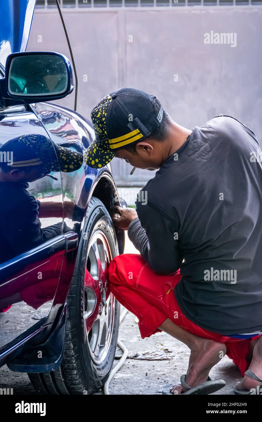 Mechanic mechanics hi-res stock photography and images - Alamy