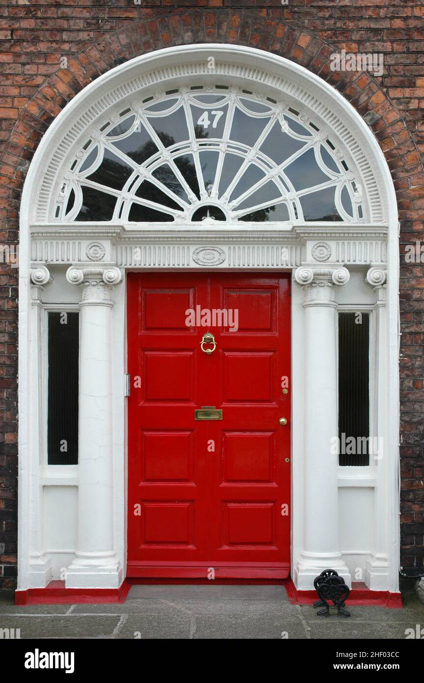 Traditional irish door hi-res stock photography and images - Alamy