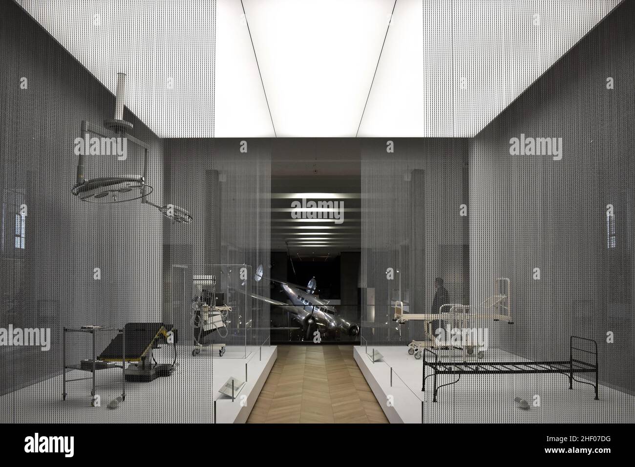 The Wellcome Galleries - medicine related objects displayed at Science ...