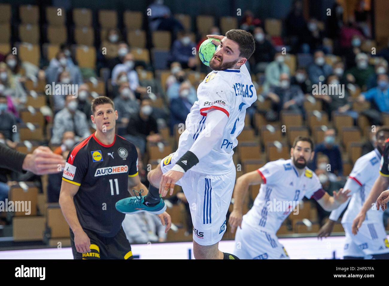 Ludovic FABREGAS (FRA), throwing, at the throw, Sebastian HEYMANN (GER ...