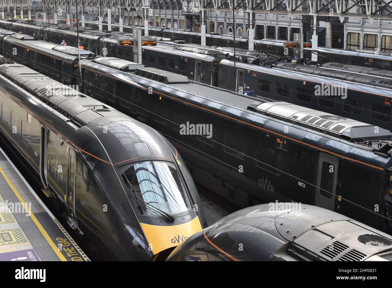 GWR - Great Western Railway trains at platform, Paddington Station in ...