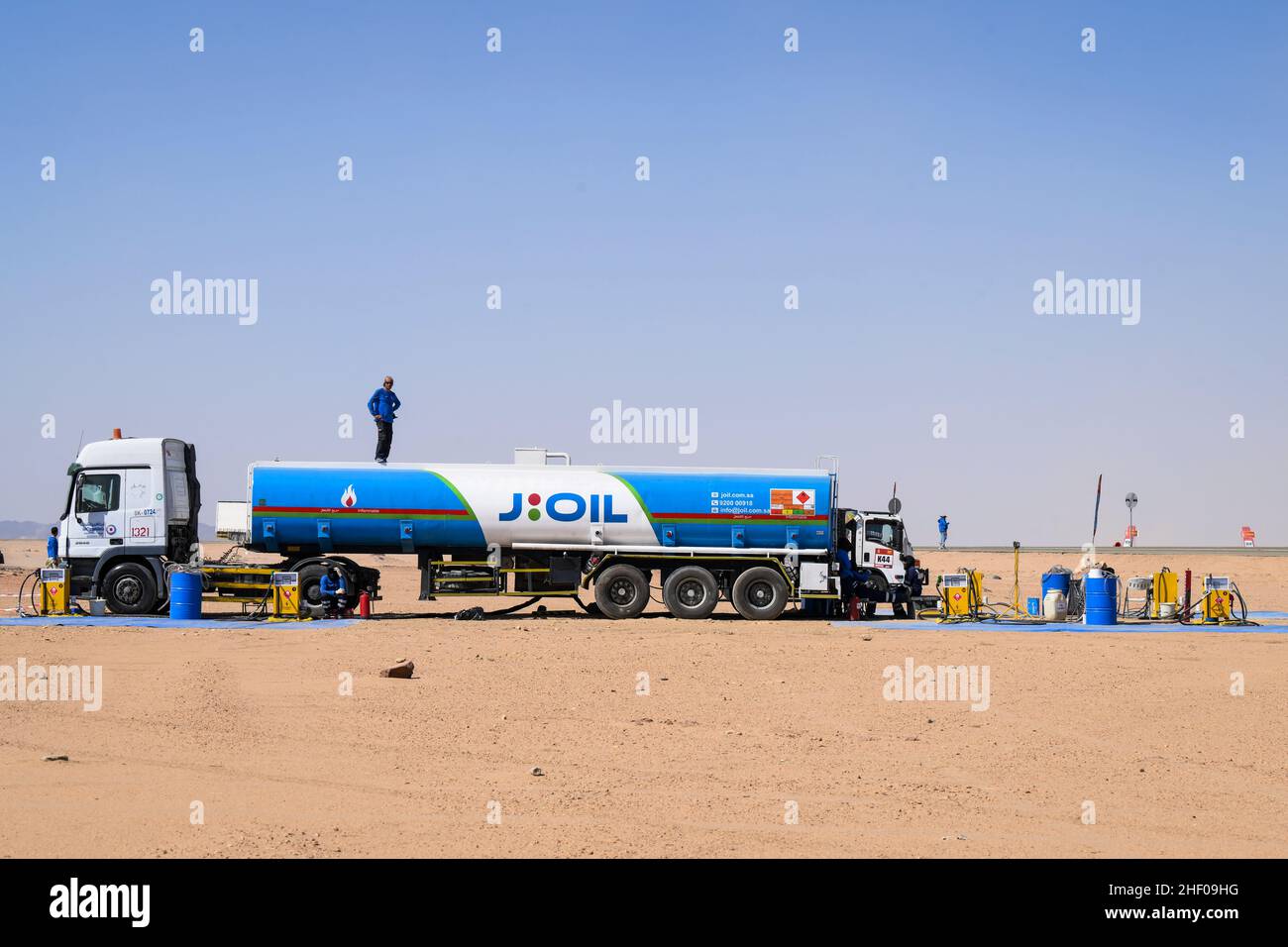 Bisha, Saudi Arabia, January 13th 2022, Refeuilling during the Stage 11 ...