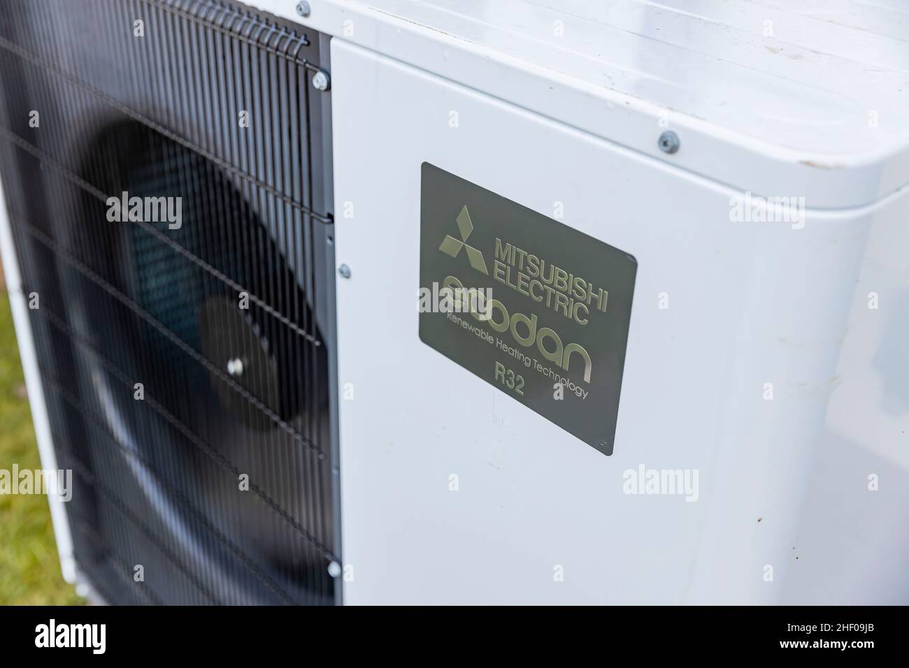 Mitsubishi Electric Ecodan R32 - Air Source Heat Pump Stock Photo - Alamy