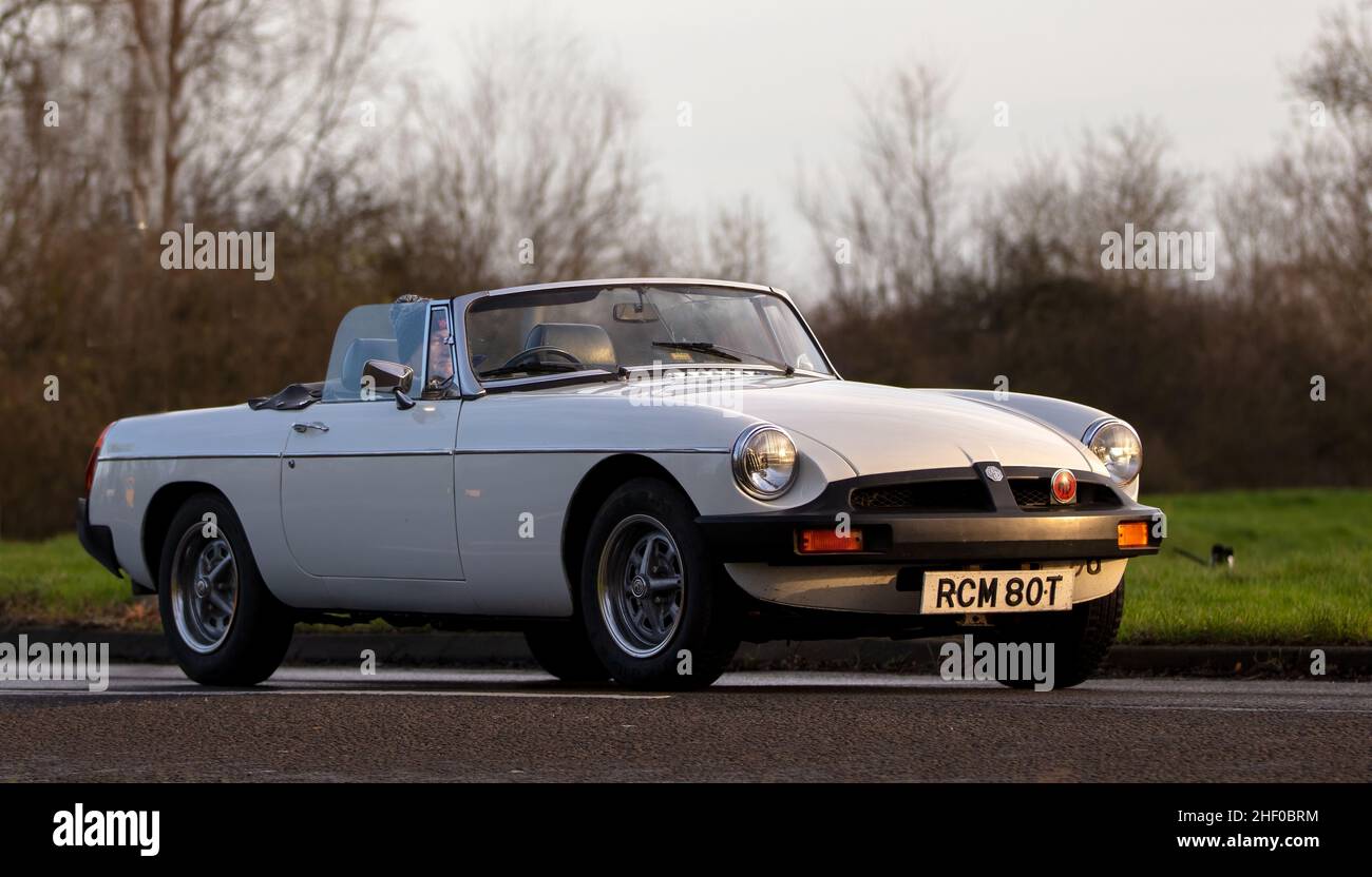 White mg vintage car hi-res stock photography and images - Alamy