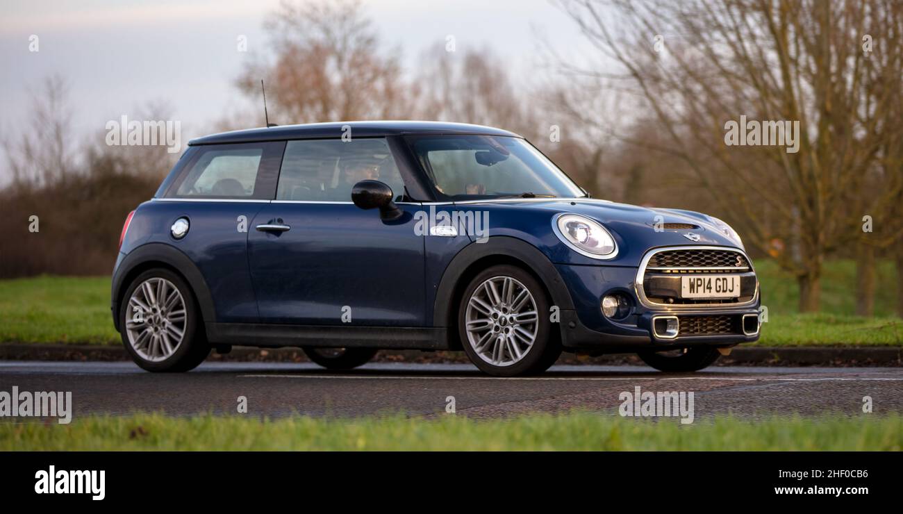 Mini classic blue car hi-res stock photography and images - Alamy