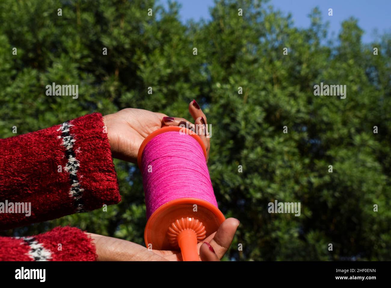 Indian girl playing mumbai hi-res stock photography and images - Alamy
