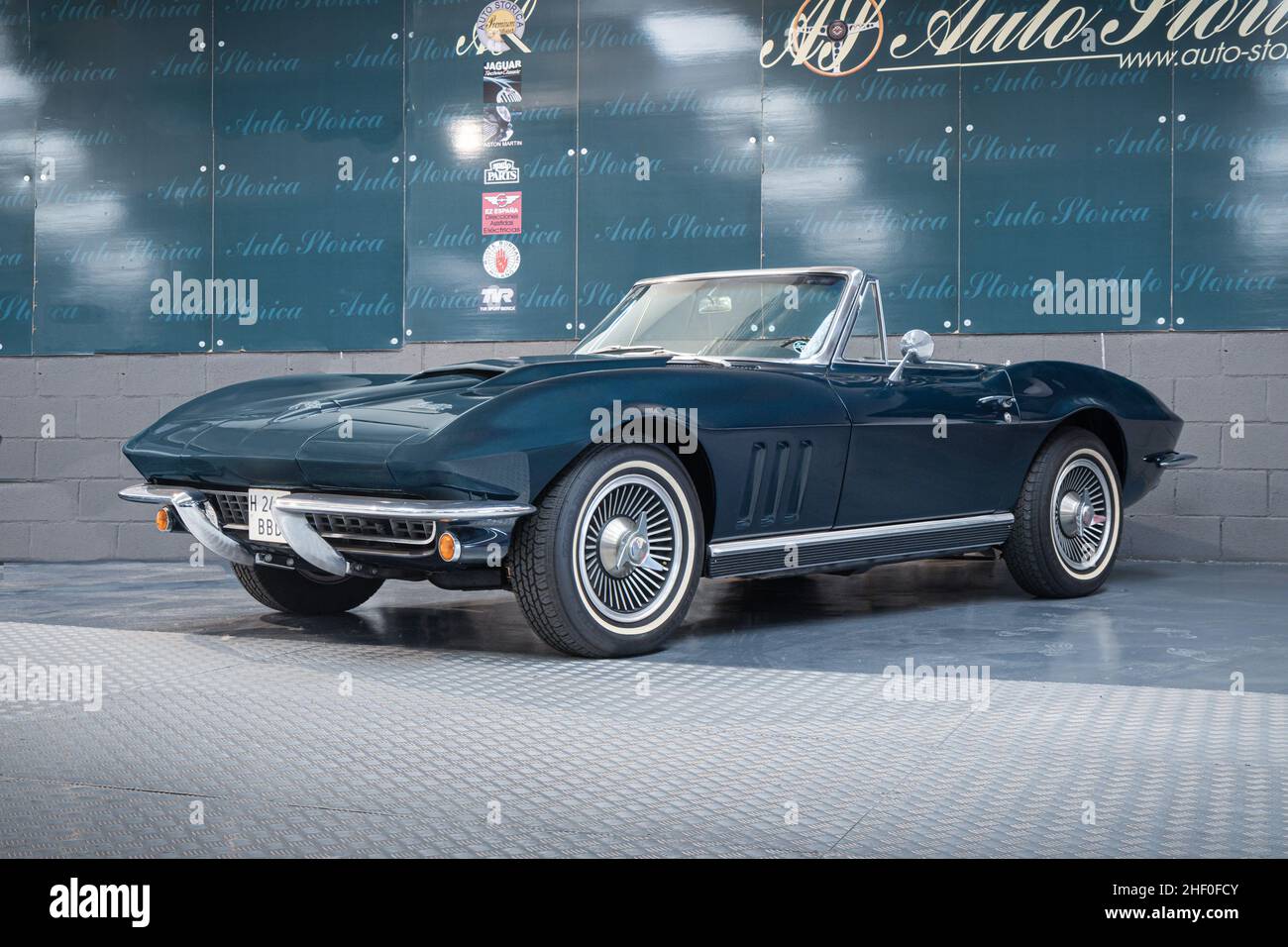 1966 Corvette Sting Ray Convertible (second generation, C2 Stock Photo ...