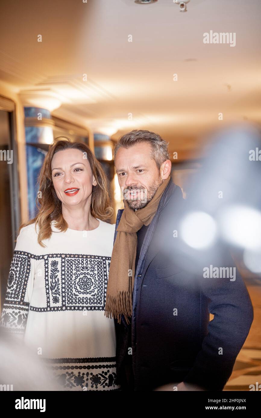 Viola Wedekind an Sven Waasner at the premiere of Der Sittich ( La ...