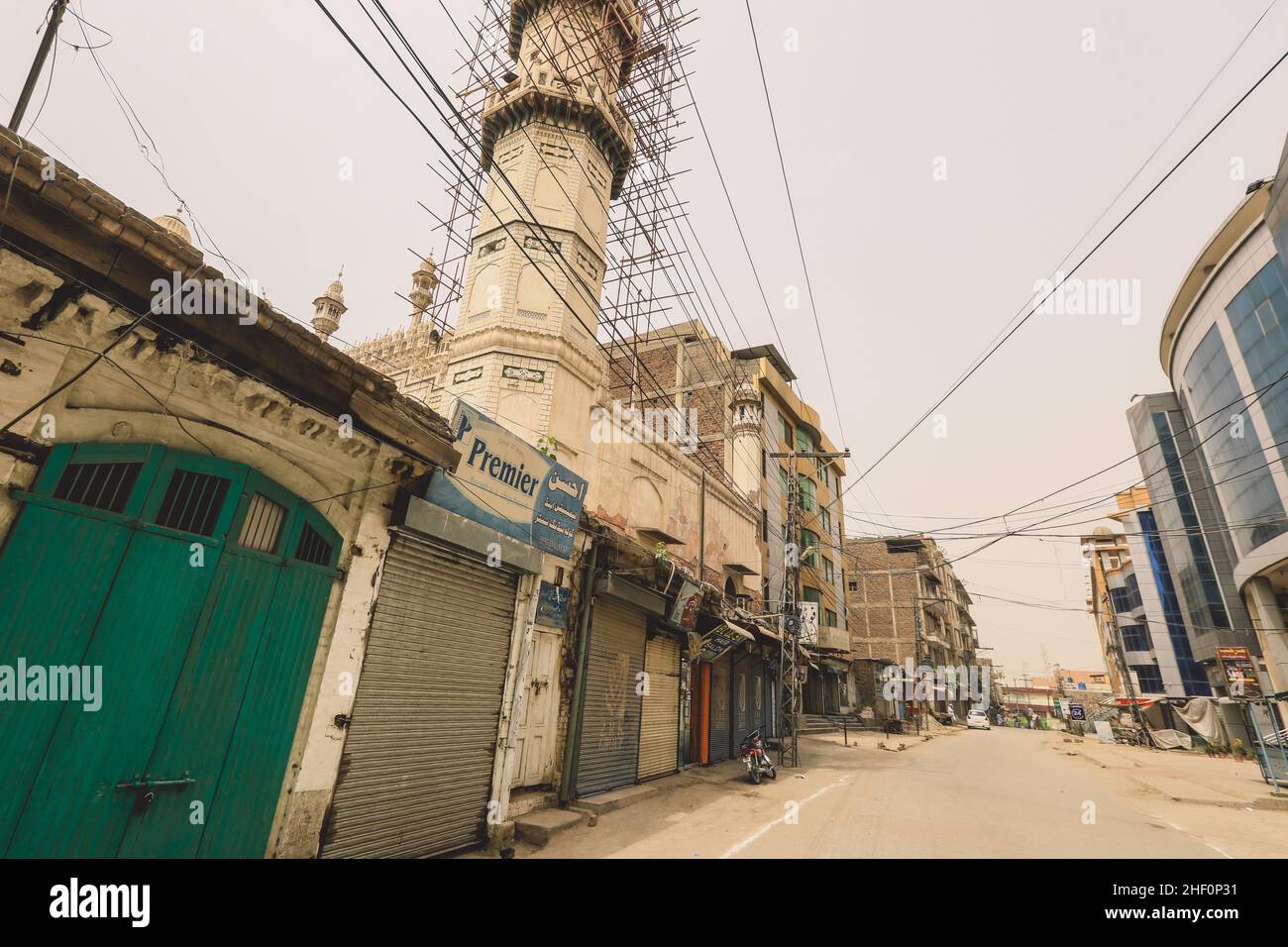 Urban streets of lahore hi-res stock photography and images - Alamy