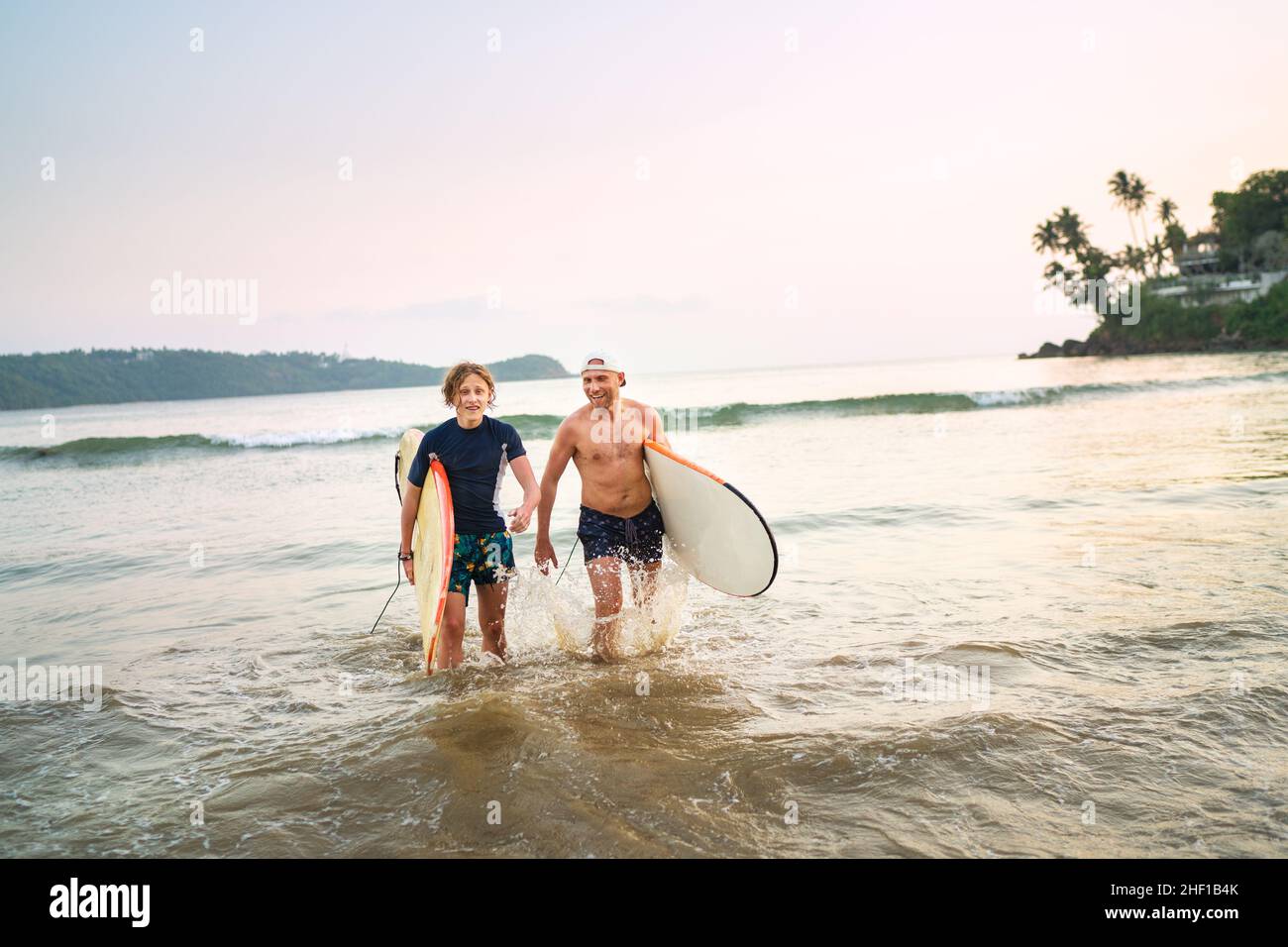 Family surfing australia hi-res stock photography and images - Alamy