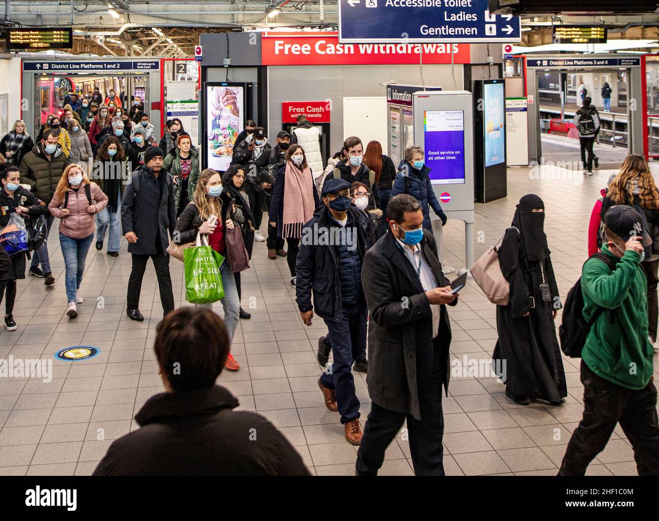 Wimbledon underground station hi-res stock photography and images - Alamy